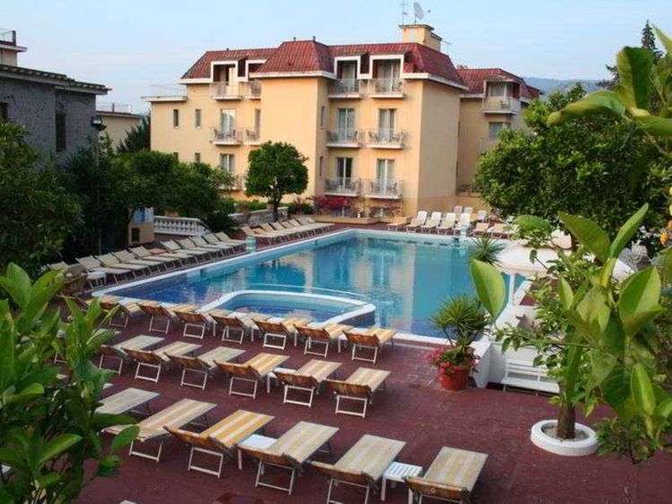 Grand Hotel Parco del Sole Naples | Holidays to Italy | Broadway Travel