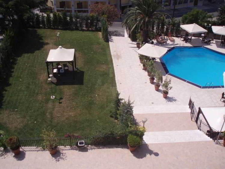 Merope Samos | Holidays to Greek Islands | Broadway Travel