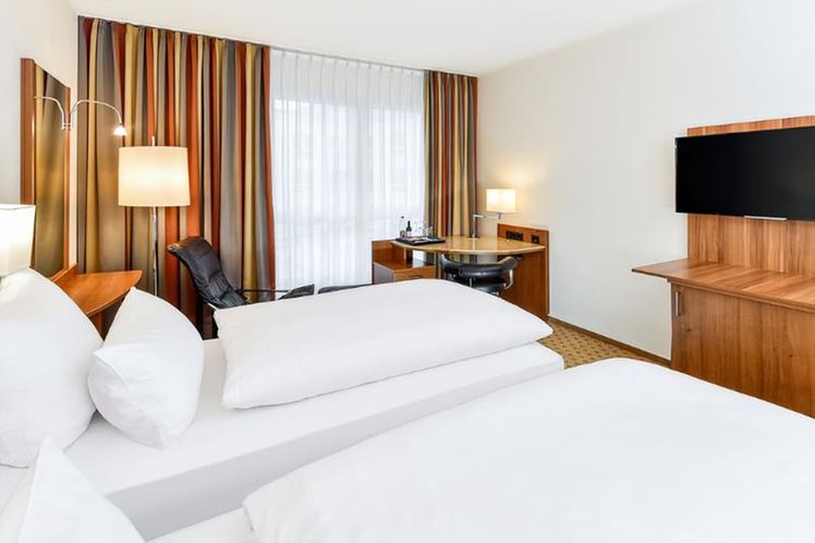 NH MUNCHEN OST CONFERENCE CENTER Munich | Holidays to Germany ...