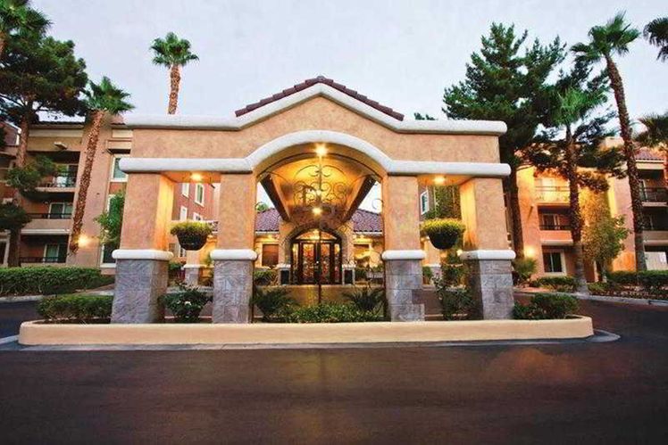 Desert Rose Resort Las Vegas | Holidays to Nevada | Broadway Travel