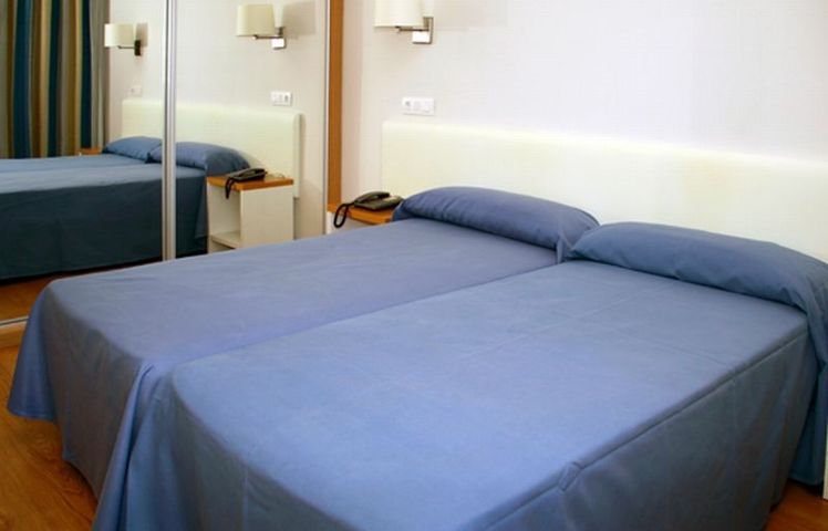 Hotel Playa Azul Menorca | Holidays to Balearic Islands | Broadway Travel