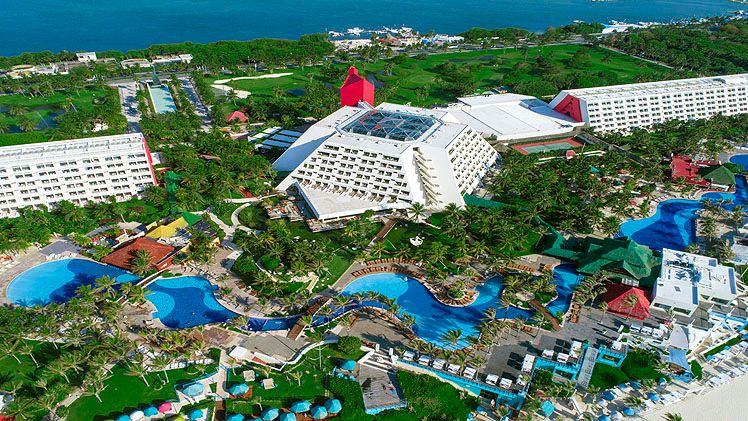 The Pyramid at Grand Oasis Cancun Area | Holidays to Mexico | Broadway ...